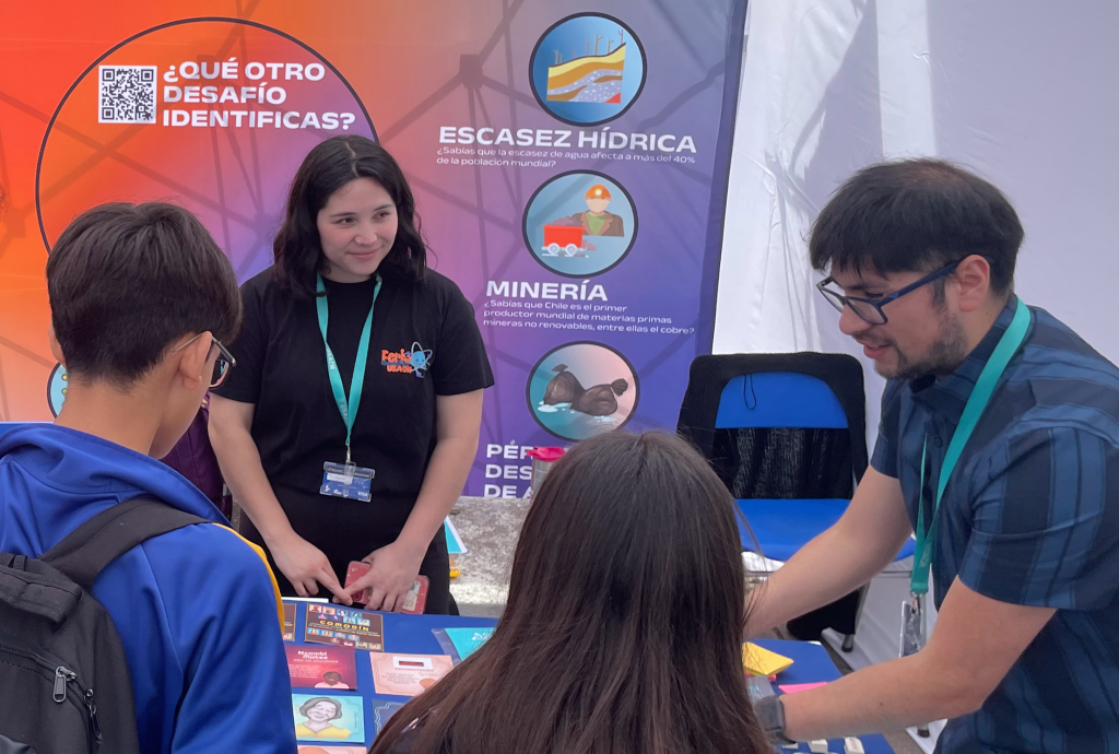 Con juegos físicos y digitales, Science Up participa en la 14° Feria Científica de la Facultad ...